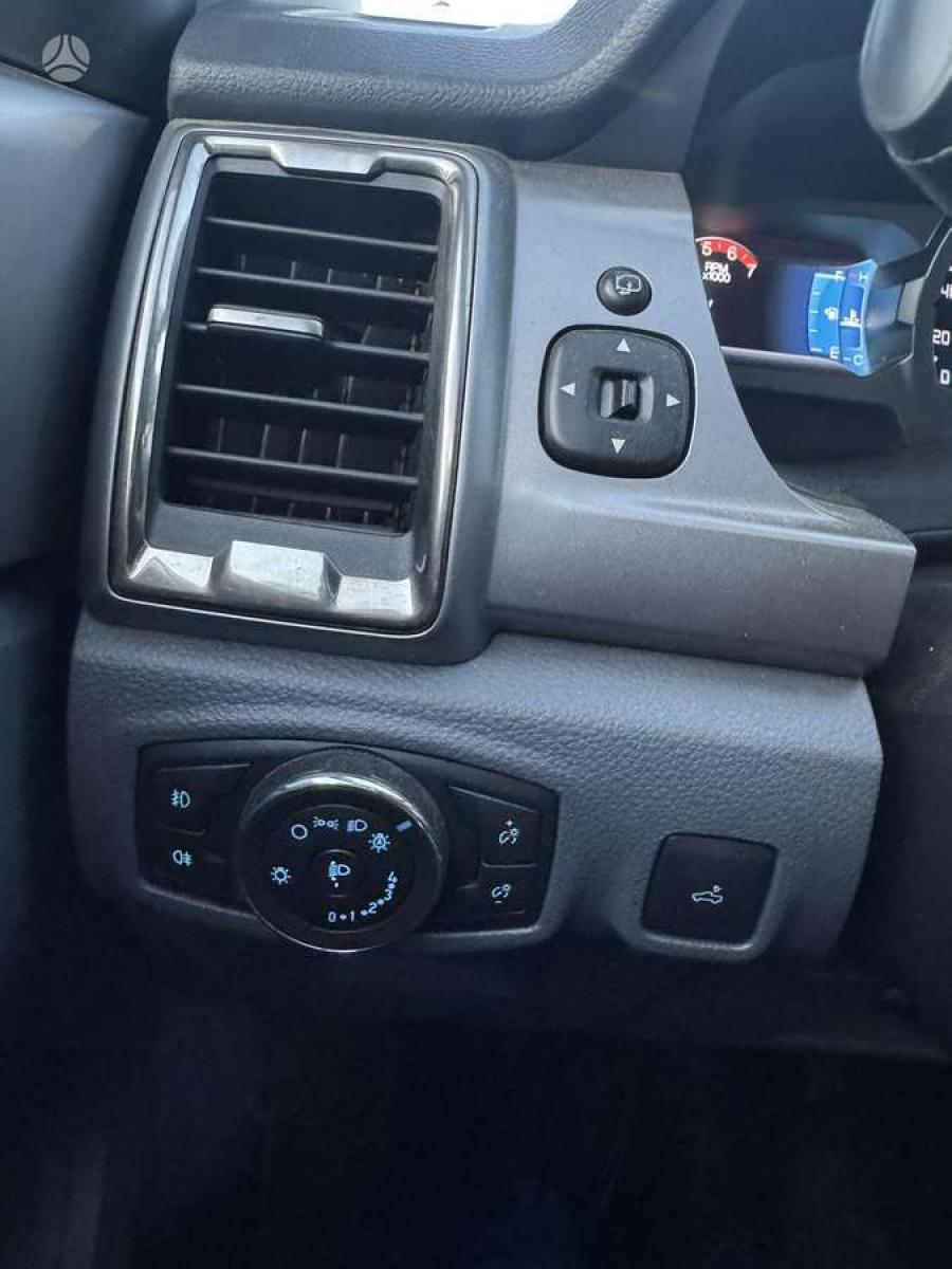 Melns Ford Ranger 2017 Kauņa, ar dzinēja tilpumu 3.20 L un nobraukumu 260 tūkst. km par 18800 €, foto 6 vietnē AUTOMOTO.COM.LV