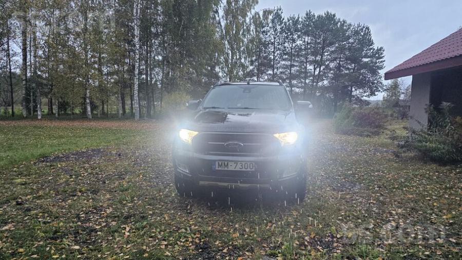 Melns Ford Ranger 2017 Ludza, ar dzinēja tilpumu 3.20 L un nobraukumu 298 tūkst. km par 12000 €, foto 4 vietnē AUTOMOTO.COM.LV