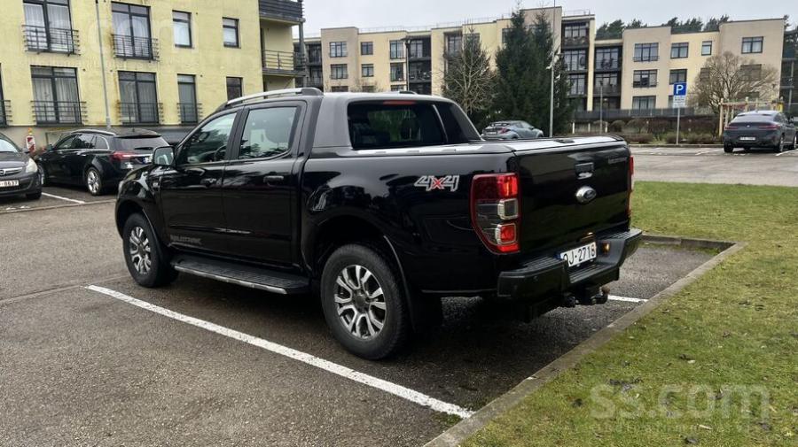 Black Ford Ranger 2018 in Riga, with an engine capacity of 3.20 L and mileage of 143 thousand km for 21990 €, photo 12 on AUTOMOTO.COM.LV