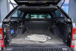 Black Ford Ranger 2018 in Kaunas, with an engine capacity of 3.20 L and mileage of 185 thousand km for 17450 €, photo 15 on AUTOMOTO.COM.LV