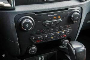 Black Ford Ranger 2018 in Kaunas, with an engine capacity of 3.20 L and mileage of 185 thousand km for 17450 €, photo 21 on AUTOMOTO.COM.LV