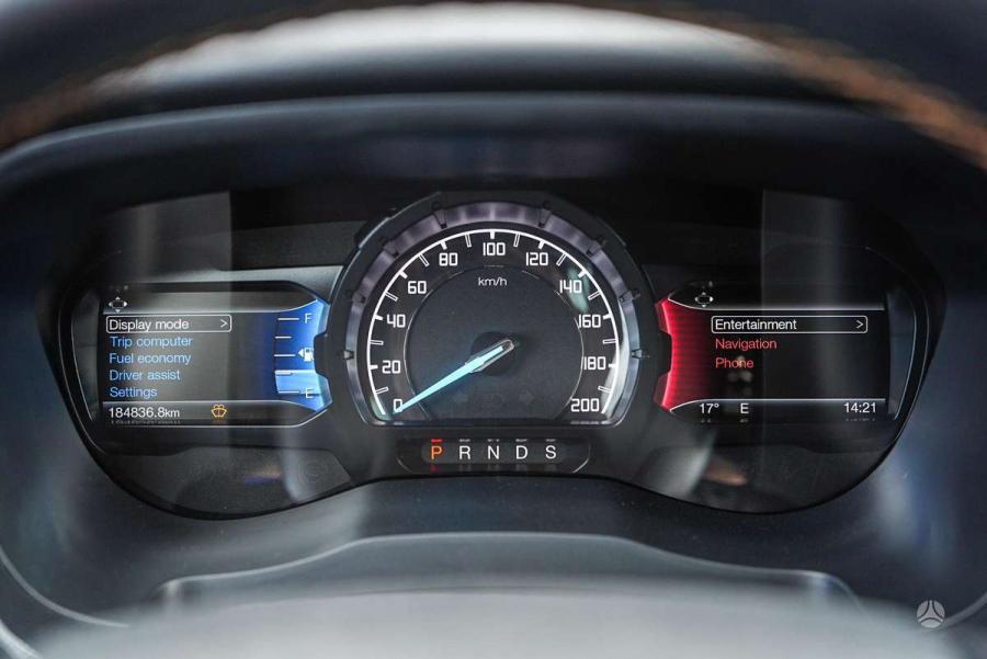Black Ford Ranger 2018 in Kaunas, with an engine capacity of 3.20 L and mileage of 185 thousand km for 17450 €, photo 27 on AUTOMOTO.COM.LV