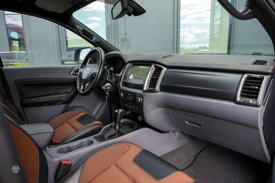 Black Ford Ranger 2018 in Kaunas, with an engine capacity of 3.20 L and mileage of 185 thousand km for 17450 €, photo 38 on AUTOMOTO.COM.LV