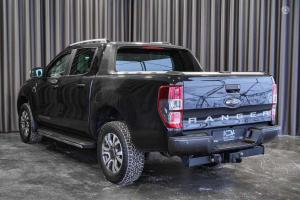 Black Ford Ranger 2019 in Marijampole, with an engine capacity of 3.20 L and mileage of 160 thousand km for 17950 €, photo 7 on AUTOMOTO.COM.LV