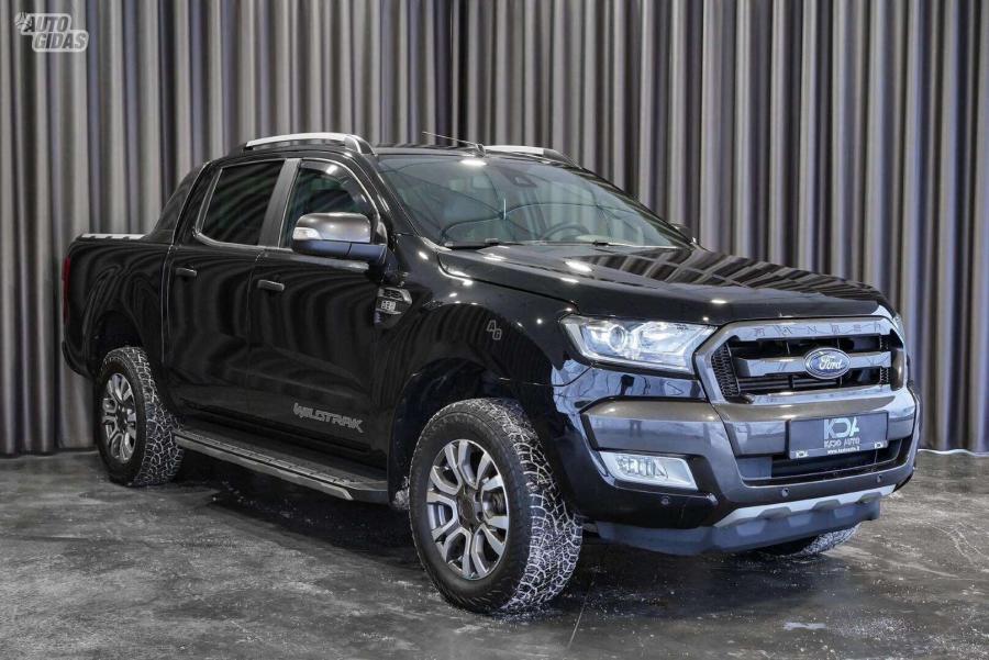 Black Ford Ranger 2019 in Marijampole, with an engine capacity of 3.20 L and mileage of 160 thousand km for 17950 €, photo 1 on AUTOMOTO.COM.LV
