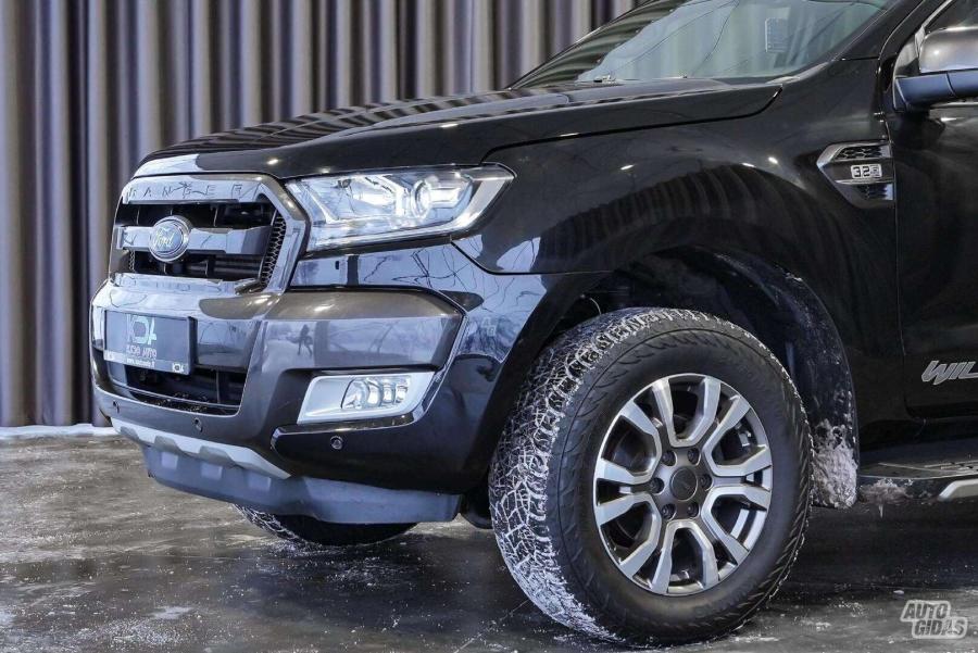 Black Ford Ranger 2019 in Marijampole, with an engine capacity of 3.20 L and mileage of 160 thousand km for 17950 €, photo 6 on AUTOMOTO.COM.LV