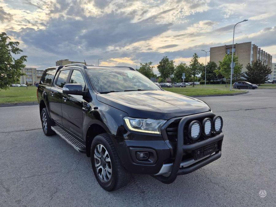 Black Ford Ranger 2019 in Panevezys, with an engine capacity of 2.00 L and mileage of 201 thousand km for 15600 €, photo 9 on AUTOMOTO.COM.LV