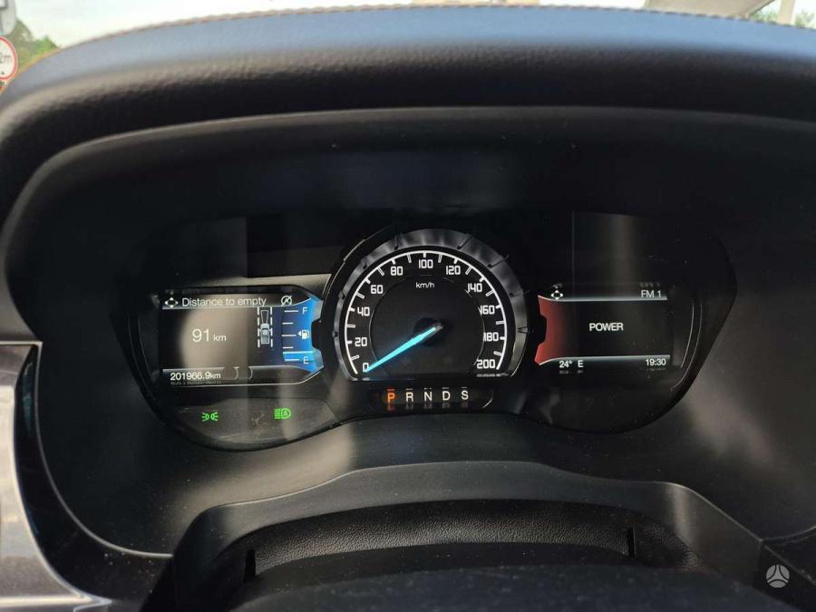 Black Ford Ranger 2019 in Panevezys, with an engine capacity of 2.00 L and mileage of 201 thousand km for 15600 €, photo 17 on AUTOMOTO.COM.LV