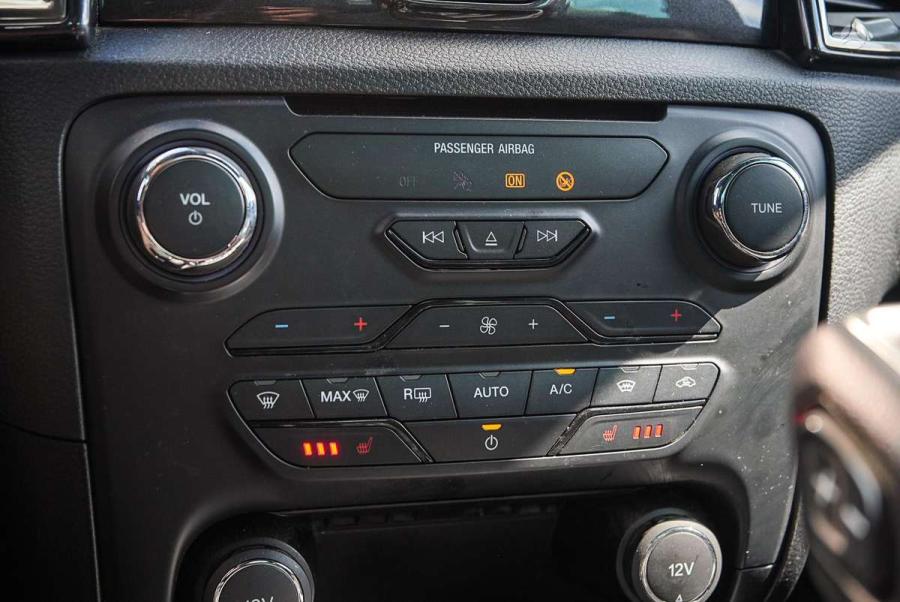 Black Ford Ranger 2021 in Kaunas, with an engine capacity of 2.00 L and mileage of 98 thousand km for 24450 €, photo 18 on AUTOMOTO.COM.LV