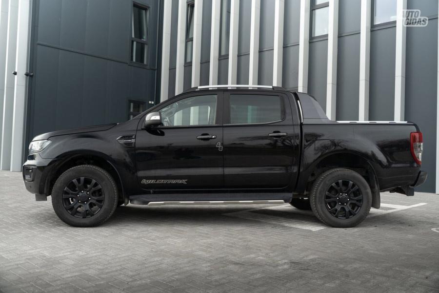 Black Ford Ranger 2022 in Vilnius, with an engine capacity of 2.00 L and mileage of 290 thousand km for 18500 €, photo 2 on AUTOMOTO.COM.LV