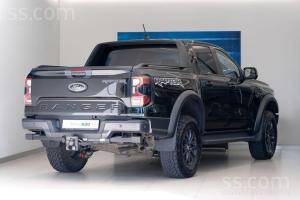 Black Ford Ranger 2023 in Riga, with an engine capacity of 2.00 L and mileage of 91 thousand km for 37990 €, photo 4 on AUTOMOTO.COM.LV