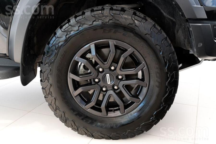 Black Ford Ranger 2023 in Riga, with an engine capacity of 2.00 L and mileage of 91 thousand km for 37990 €, photo 6 on AUTOMOTO.COM.LV
