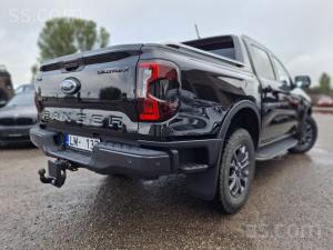 Black Ford Ranger 2023 in Talsi, with an engine capacity of 2.00 L and mileage of 46 thousand km for 39800 €, photo 4 on AUTOMOTO.COM.LV