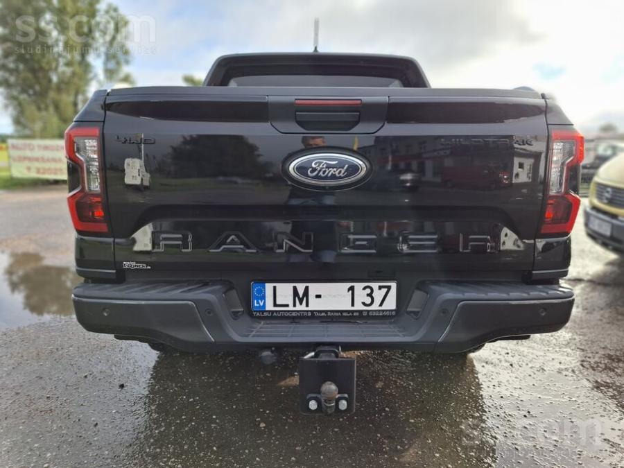 Black Ford Ranger 2023 in Talsi, with an engine capacity of 2.00 L and mileage of 46 thousand km for 39800 €, photo 5 on AUTOMOTO.COM.LV