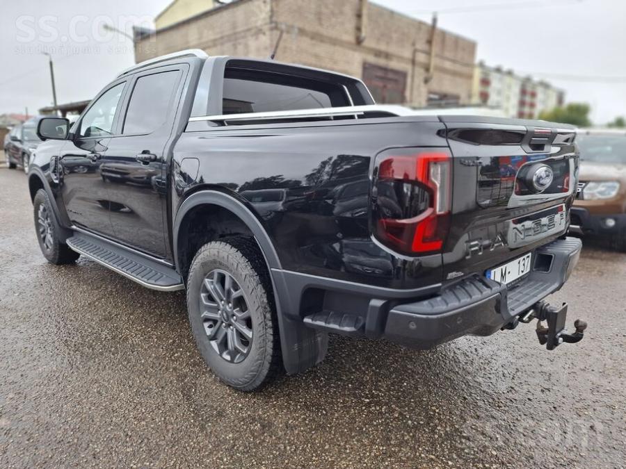Black Ford Ranger 2023 in Talsi, with an engine capacity of 2.00 L and mileage of 46 thousand km for 39800 €, photo 6 on AUTOMOTO.COM.LV