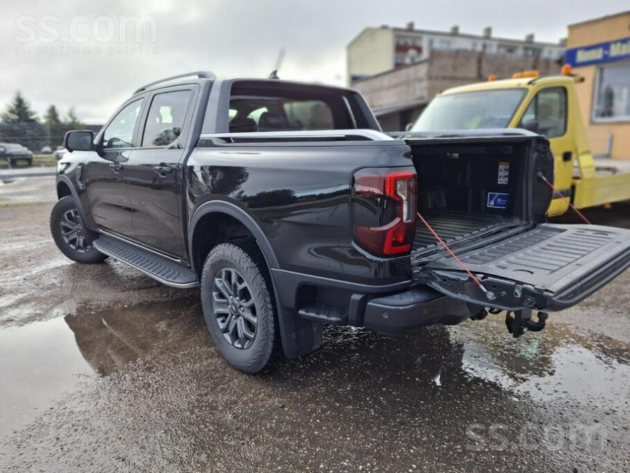 Black Ford Ranger 2023 in Talsi, with an engine capacity of 2.00 L and mileage of 46 thousand km for 39800 €, photo 9 on AUTOMOTO.COM.LV