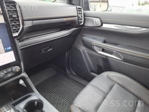 Black Ford Ranger 2023 in Talsi, with an engine capacity of 2.00 L and mileage of 46 thousand km for 39800 €, photo 16 on AUTOMOTO.COM.LV