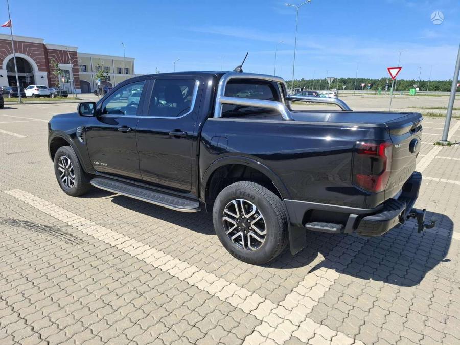Black Ford Ranger 2024 in Riga, with an engine capacity of 2.00 L and mileage of 15 thousand km for 44500 €, photo 13 on AUTOMOTO.COM.LV