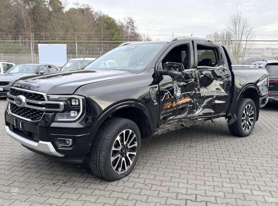 Melns Ford Ranger 2024 Klaipėda, ar dzinēja tilpumu 3.00 L un nobraukumu 41 tūkst. km par 24900 €, foto 3 vietnē AUTOMOTO.COM.LV