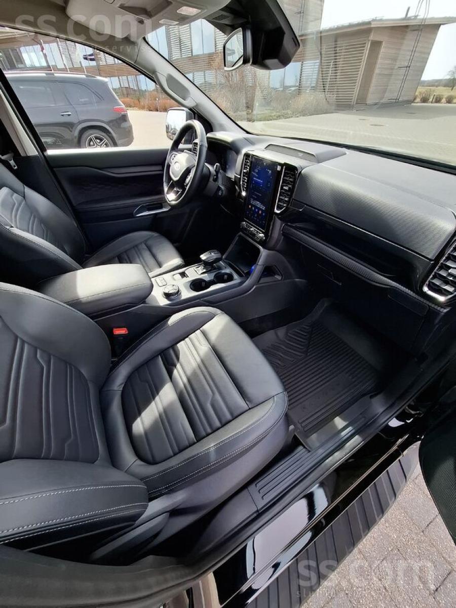 Black Ford Ranger 2024 in Riga, with an engine capacity of 2.00 L and mileage of 17 thousand km for 42100 €, photo 9 on AUTOMOTO.COM.LV