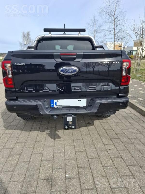 Black Ford Ranger 2024 in Riga, with an engine capacity of 2.00 L and mileage of 17 thousand km for 41700 €, photo 4 on AUTOMOTO.COM.LV