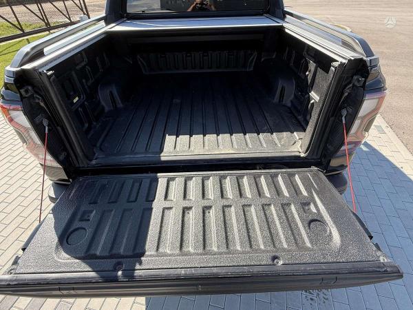 Black Ford Ranger 2024 in Akmene, with an engine capacity of 2.00 L and mileage of 73 thousand km for 59895 €, photo 6 on AUTOMOTO.COM.LV