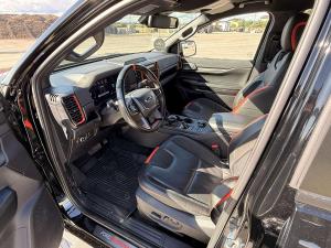 Black Ford Ranger 2024 in Akmene, with an engine capacity of 2.00 L and mileage of 73 thousand km for 59895 €, photo 8 on AUTOMOTO.COM.LV