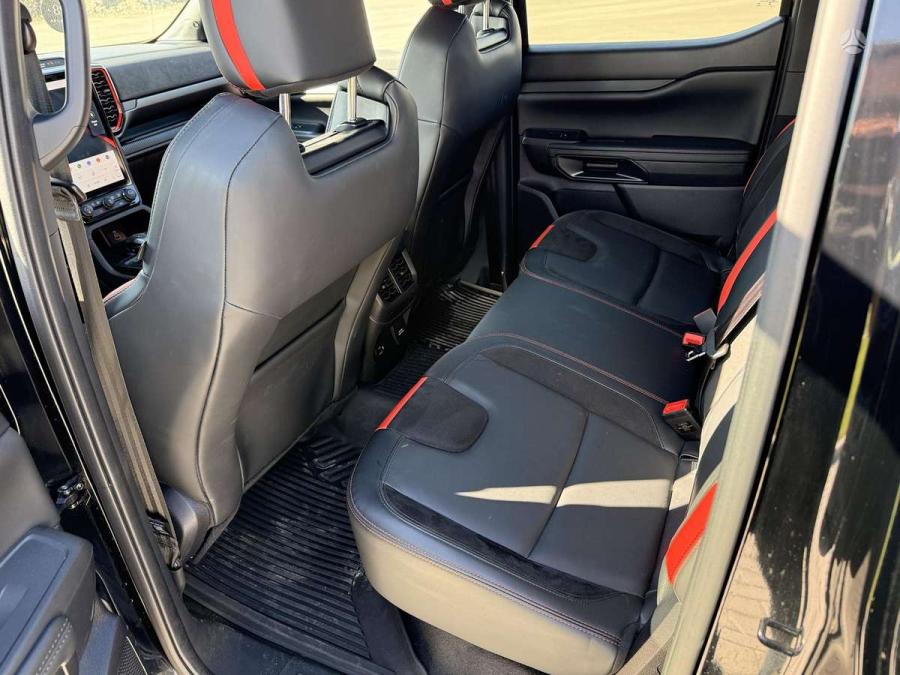 Black Ford Ranger 2024 in Akmene, with an engine capacity of 2.00 L and mileage of 73 thousand km for 59895 €, photo 11 on AUTOMOTO.COM.LV