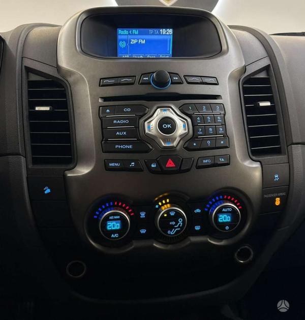 Blue Ford Ranger 2014 in Marijampole, with an engine capacity of 2.20 L and mileage of 177 thousand km for 12999 €, photo 10 on AUTOMOTO.COM.LV
