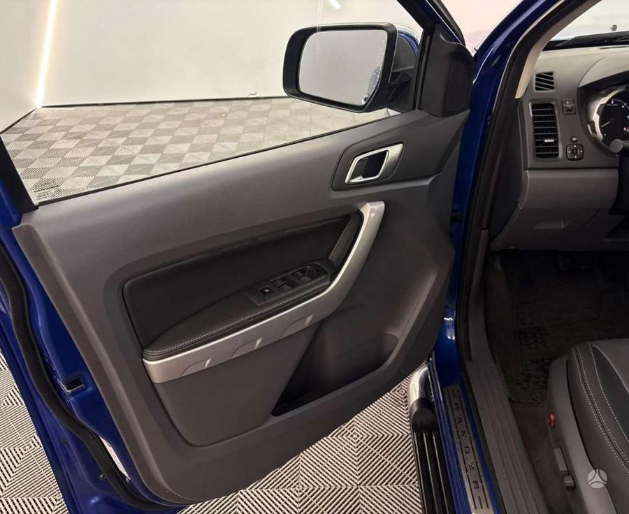 Blue Ford Ranger 2014 in Marijampole, with an engine capacity of 2.20 L and mileage of 177 thousand km for 12999 €, photo 26 on AUTOMOTO.COM.LV