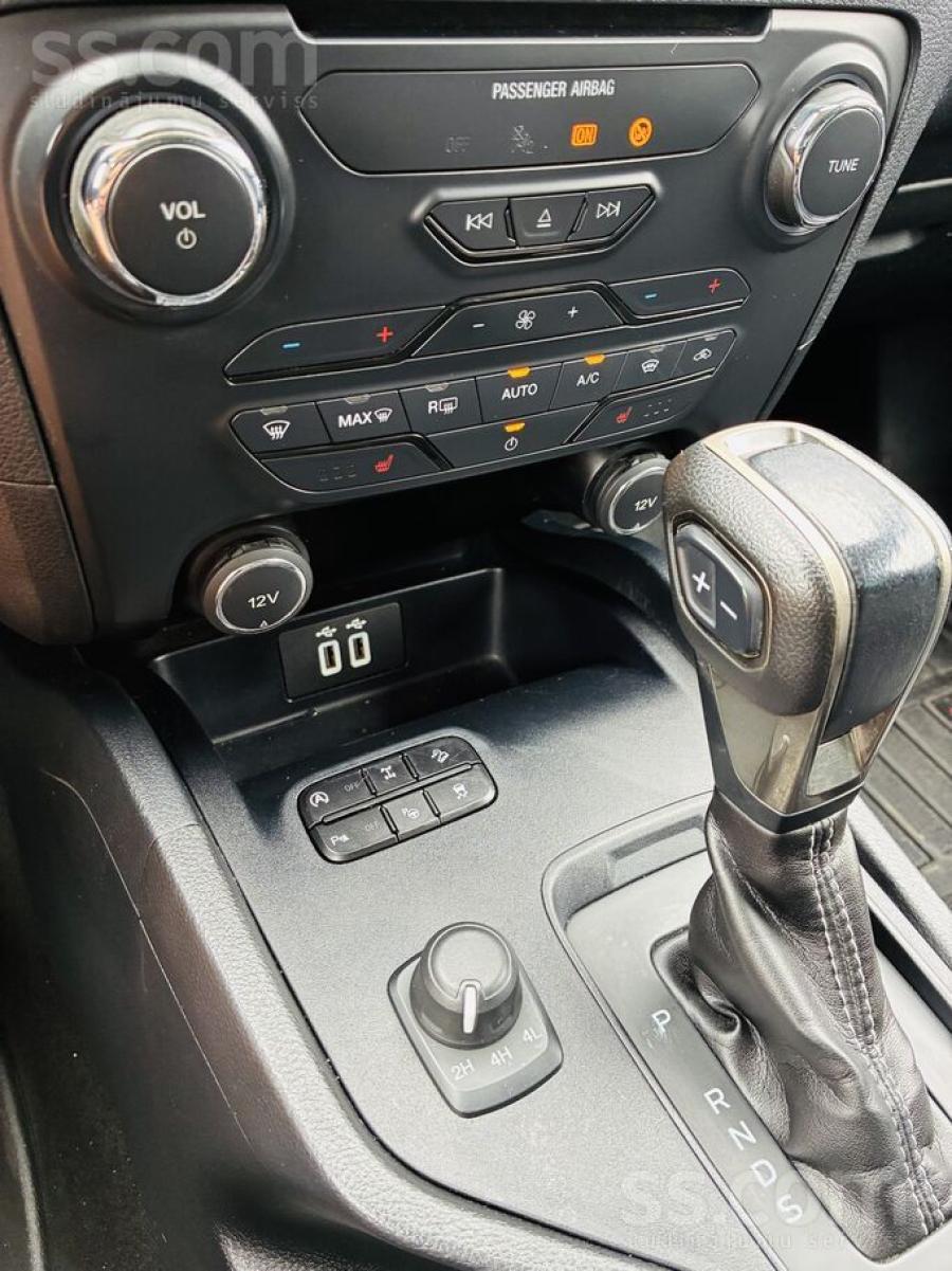 Brūns Ford Ranger 2020 Valmiera, ar dzinēja tilpumu 2.00 L un nobraukumu 250 tūkst. km par 18400 €, foto 13 vietnē AUTOMOTO.COM.LV