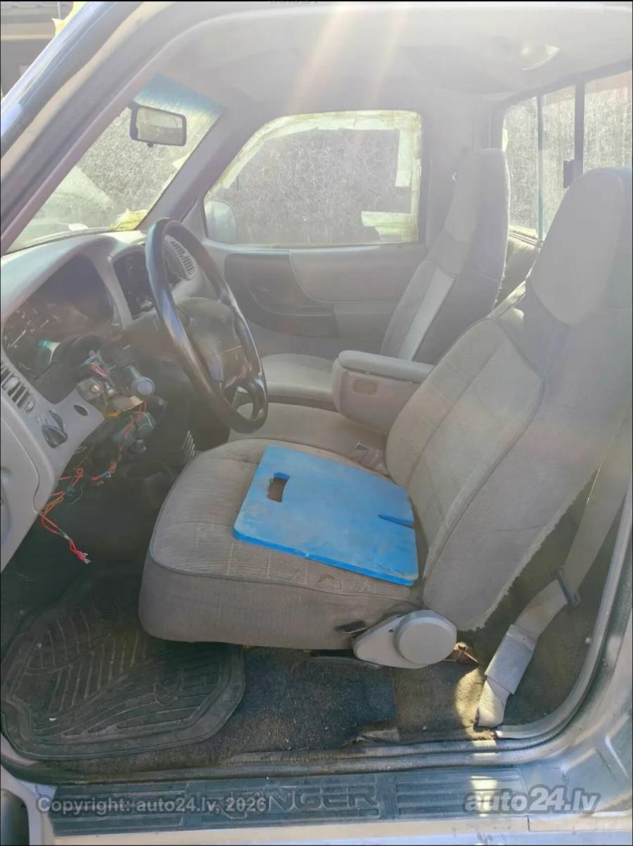 Pelēks Ford Ranger 1995 Pērnava, ar dzinēja tilpumu 2.30 L un nobraukumu 139 tūkst. km par 5000 €, foto 10 vietnē AUTOMOTO.COM.LV