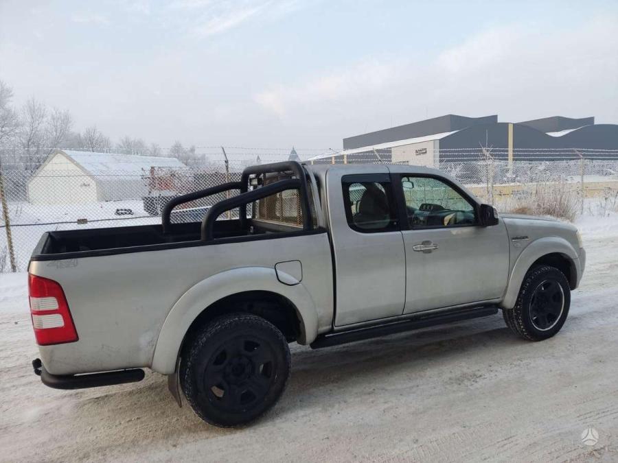 Grey Ford Ranger 2007 in Siauliai, with an engine capacity of 2.50 L and mileage of 250 thousand km for 3599 €, photo 2 on AUTOMOTO.COM.LV