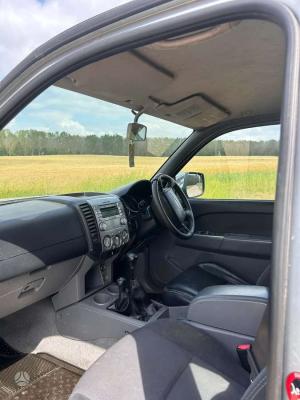 Grey Ford Ranger 2007 in Telschi, with an engine capacity of 0.00 L and mileage of 287 thousand km for 3800 €, photo 7 on AUTOMOTO.COM.LV