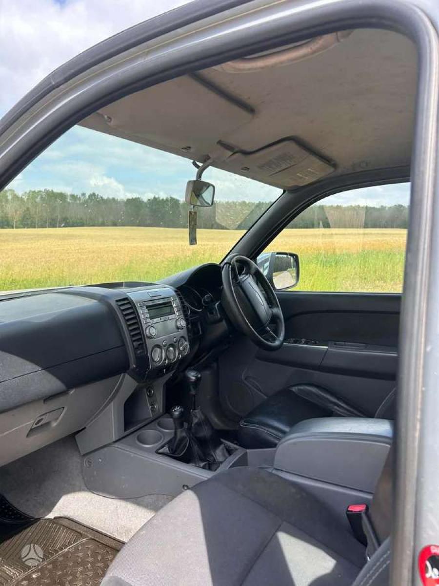Grey Ford Ranger 2007 in Telschi, with an engine capacity of 0.00 L and mileage of 287 thousand km for 3800 €, photo 7 on AUTOMOTO.COM.LV