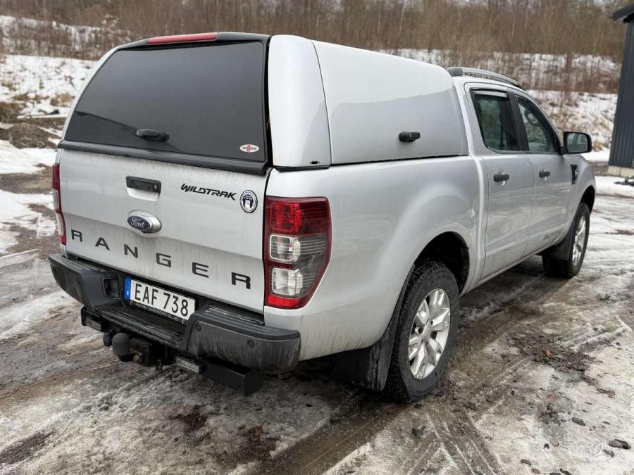 Grey Ford Ranger 2015 in Siauliai, with an engine capacity of 3.20 L and mileage of 390 thousand km for 6800 €, photo 4 on AUTOMOTO.COM.LV