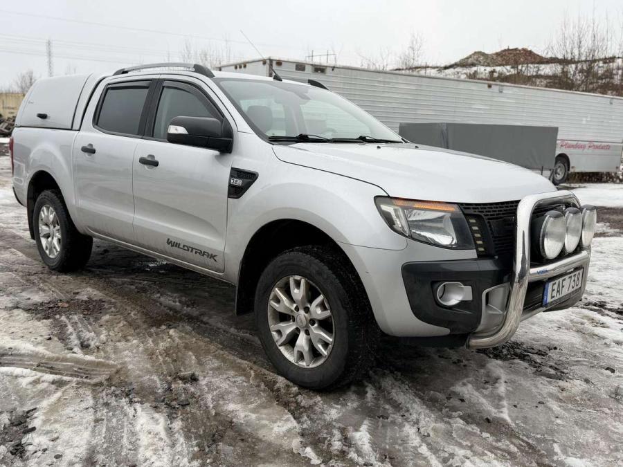 Grey Ford Ranger 2015 in Siauliai, with an engine capacity of 3.20 L and mileage of 390 thousand km for 6800 €, photo 6 on AUTOMOTO.COM.LV