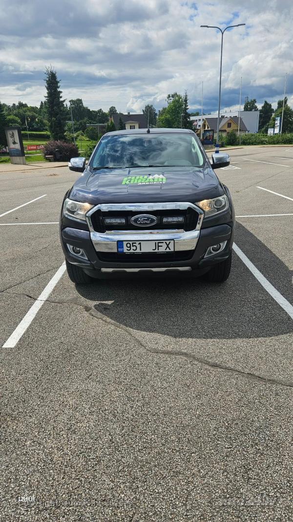 Grey Ford Ranger 2018 in Tallinn, with an engine capacity of 3.20 L and mileage of 191 thousand km for 21900 €, photo 2 on AUTOMOTO.COM.LV