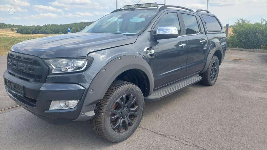 Pelēks Ford Ranger 2018 Panevēža, ar dzinēja tilpumu 3.20 L un nobraukumu 225 tūkst. km par 9200 €, foto 3 vietnē AUTOMOTO.COM.LV