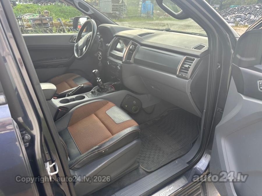Pelēks Ford Ranger 2018 Kuresāre, ar dzinēja tilpumu 3.20 L un nobraukumu 178 tūkst. km par 18600 €, foto 10 vietnē AUTOMOTO.COM.LV