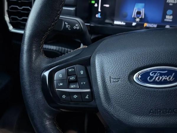 Grey Ford Ranger 2023 in Riga, with an engine capacity of 2.00 L and mileage of 84 thousand km for 41495 €, photo 9 on AUTOMOTO.COM.LV
