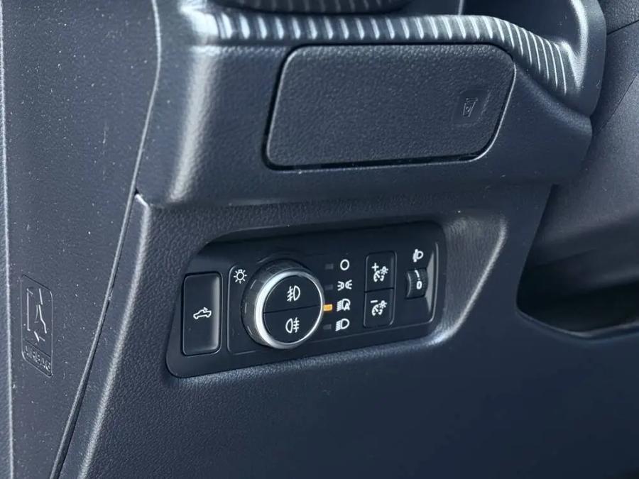 Grey Ford Ranger 2023 in Riga, with an engine capacity of 2.00 L and mileage of 84 thousand km for 41495 €, photo 17 on AUTOMOTO.COM.LV