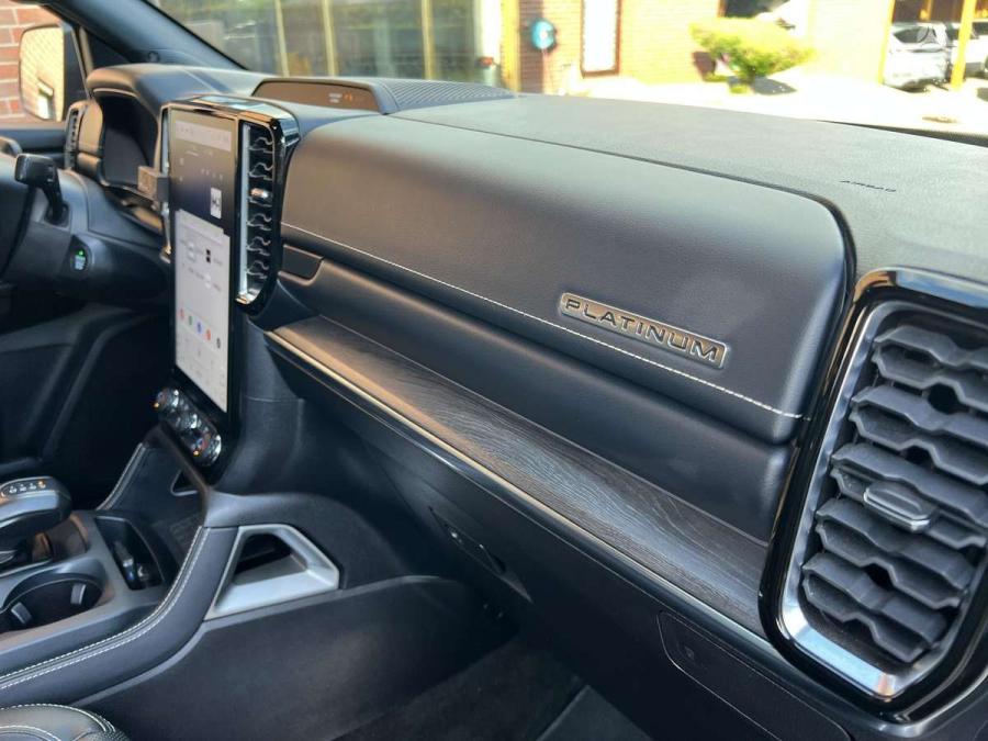 Grey Ford Ranger 2024 in Vilnius, with an engine capacity of 2.99 L and mileage of 42 thousand km for 49700 €, photo 38 on AUTOMOTO.COM.LV