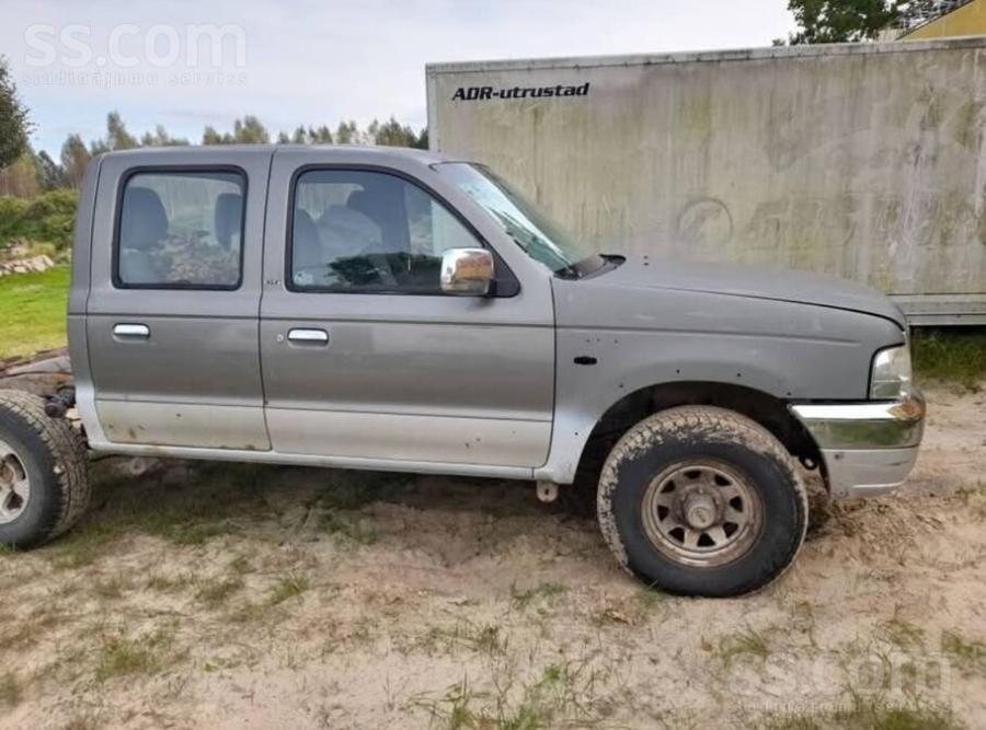 Pelēks Ford Ranger 2003 Liepāja, ar dzinēja tilpumu 2.50 L un nobraukumu 300 tūkst. km par 2950 €, foto 3 vietnē AUTOMOTO.COM.LV