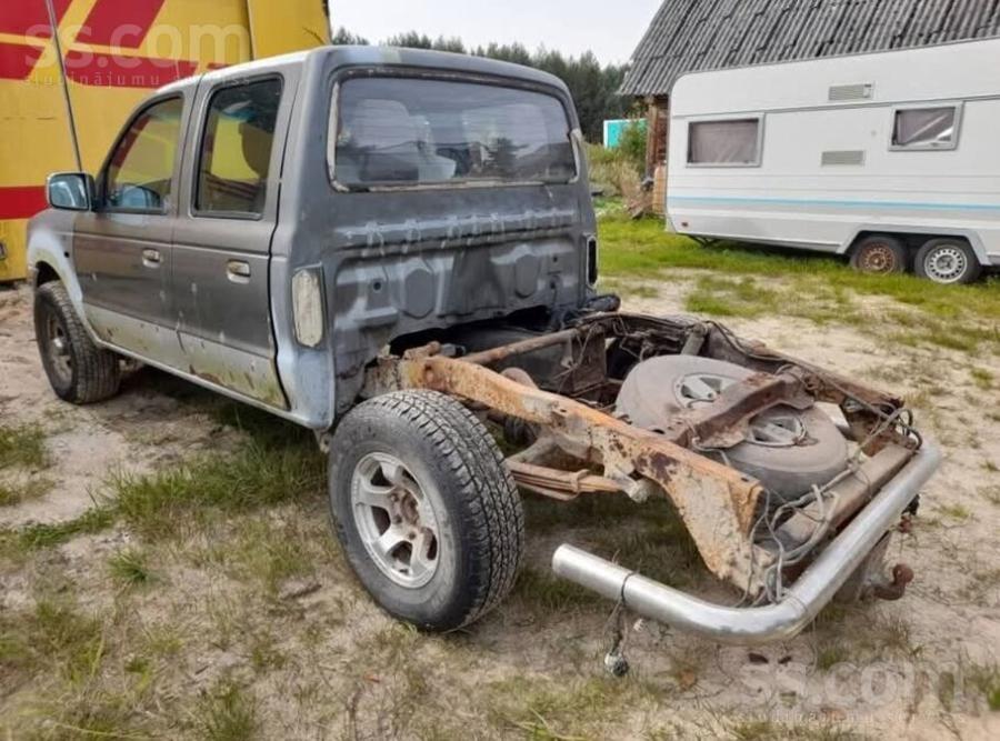 Pelēks Ford Ranger 2003 Liepāja, ar dzinēja tilpumu 2.50 L un nobraukumu 300 tūkst. km par 2950 €, foto 5 vietnē AUTOMOTO.COM.LV