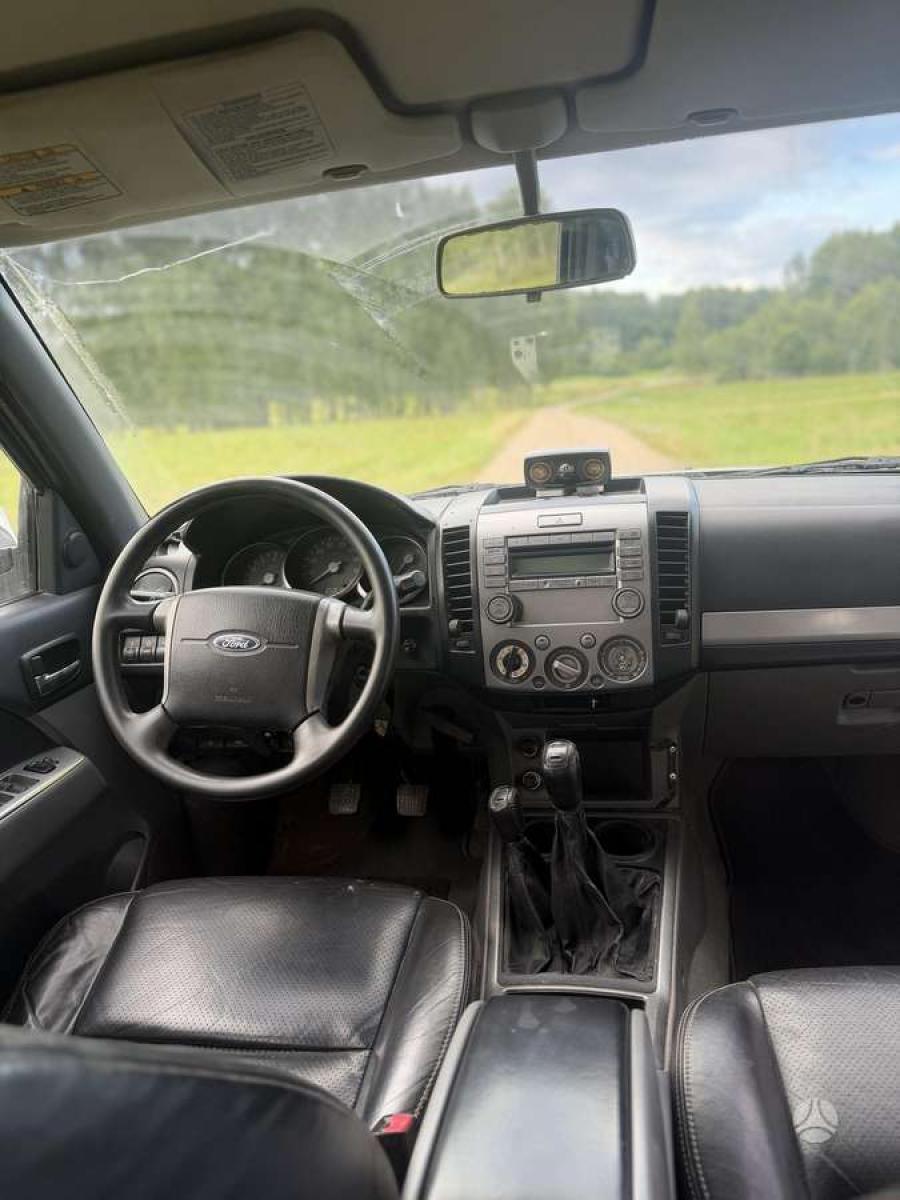 Pelēks Ford Ranger 2008 Viļņa, ar dzinēja tilpumu 2.50 L un nobraukumu 240 tūkst. km par 4500 €, foto 24 vietnē AUTOMOTO.COM.LV