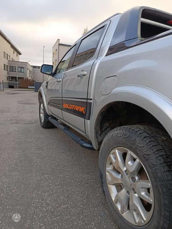 Grey Ford Ranger 2013 in Mazeikiai, with an engine capacity of 3.20 L and mileage of 280 thousand km for 13500 €, photo 7 on AUTOMOTO.COM.LV