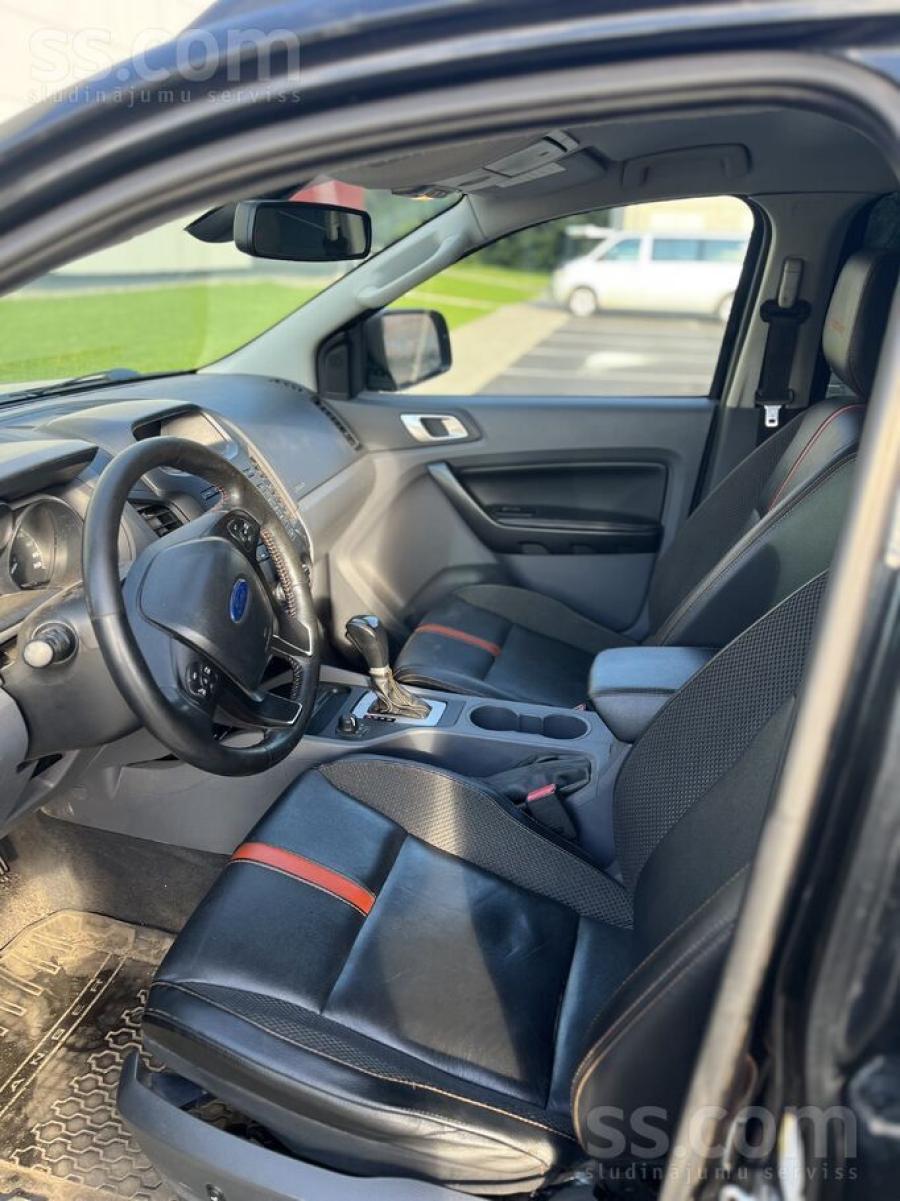 Grey Ford Ranger 2015 in Bauska, with an engine capacity of 3.20 L and mileage of 266 thousand km for 12000 €, photo 6 on AUTOMOTO.COM.LV