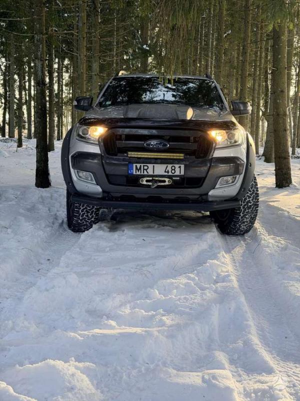 Grey Ford Ranger 2016 in Klaipeda, with an engine capacity of 3.20 L and mileage of 194 thousand km for 22900 €, photo 3 on AUTOMOTO.COM.LV