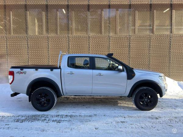 Grey Ford Ranger 2016 in Vilnius, with an engine capacity of 2.20 L and mileage of 156 thousand km for 15367 €, photo 2 on AUTOMOTO.COM.LV